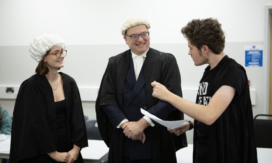 Dane Court Grammar School - Mock Trial Competition